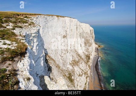 Coastal views of the White Cliffs of Dover on National Trust land with ...
