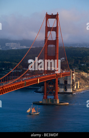 Golden Gate bridge, California, USA. A suspension bridge spanning the ...