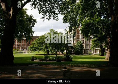 The Inner Temple garden of the London Law district of Temple, London ...