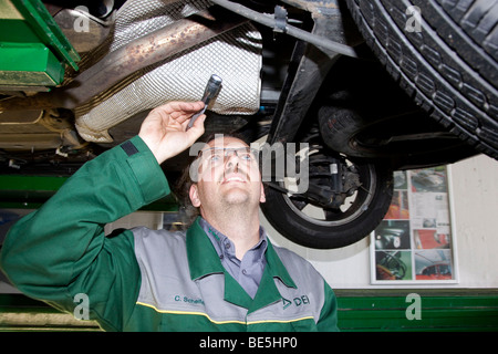 vehicle inspection, dekra Stock Photo - Alamy