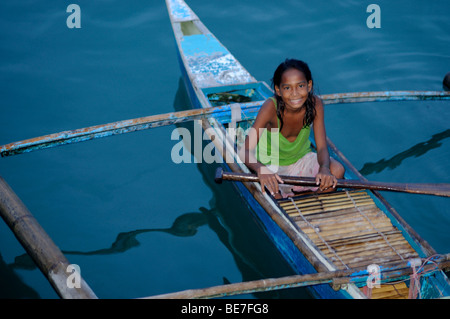bajao girl at ferry dock tagbilaran bohol philippines Stock Photo - Alamy