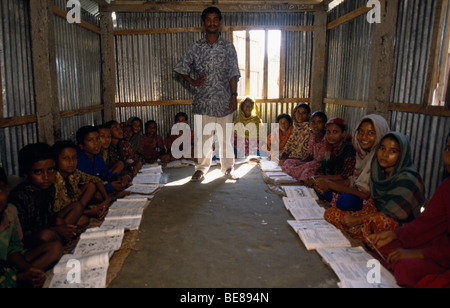 Bangladeshi school children in their classroom in Dhaka, Bangladesh ...