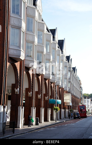 The main offices of the London Borough of Ealing Council, Uxbridge Road ...