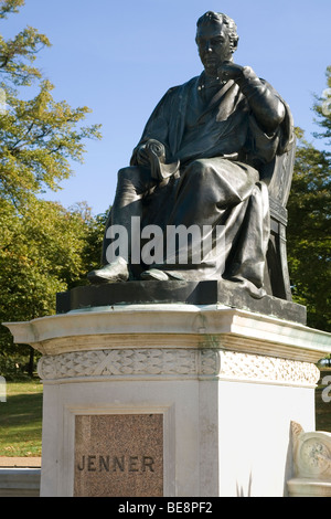 Statue of Edward Jenner, Kensington Gardens, London Stock Photo - Alamy