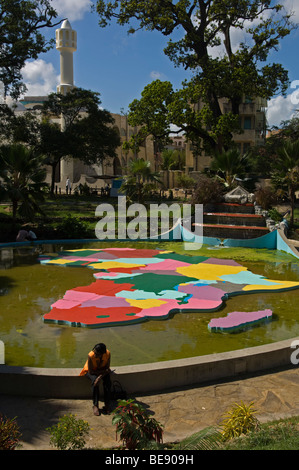 Africa-shaped fountain, Uhuru gardens, Mombasa, Kenya Stock Photo - Alamy