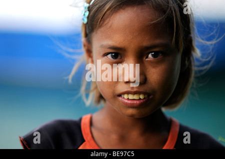 bajao girl at ferry dock tagbilaran bohol philippines Stock Photo - Alamy