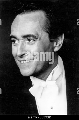 Spanish opera singer José Carreras stands next to five-month-old Hannah ...
