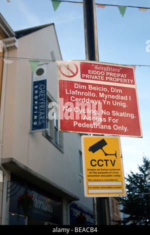 Wales Carmarthenshire Carmarthen Greyfriars shopping precinct Stock ...