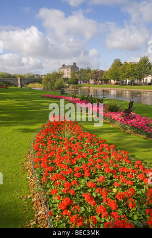 Musselburgh, River Esk flowing to River Forth, Eskside Gardens ...