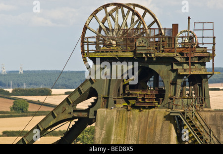 Pleasley colliery disused Winding wheels in Black and White Stock Photo ...