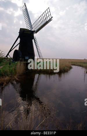 windmill hardley norfolk wind pump broads uk Stock Photo - Alamy