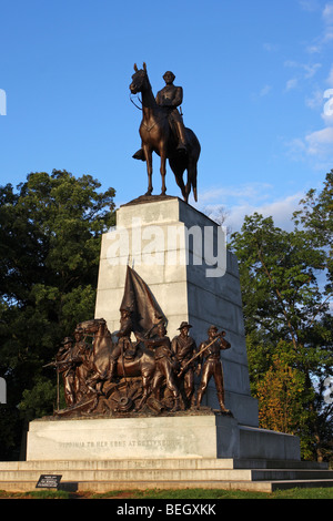 Virginia Memorial at Gettysburg Battlefield with Robert E Lee Statue on ...