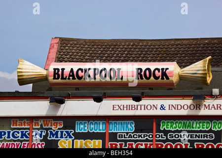 blackpool rock sweet shop Stock Photo - Alamy