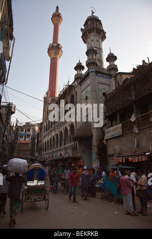 Minaret of Chawk Mosque in Dhaka Bangladesh Stock Photo - Alamy