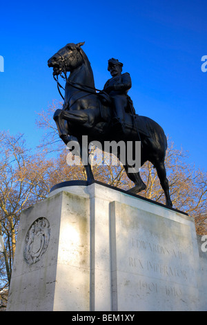 Edward VII Rex Imperator sculpture Pall Mall London Stock Photo - Alamy