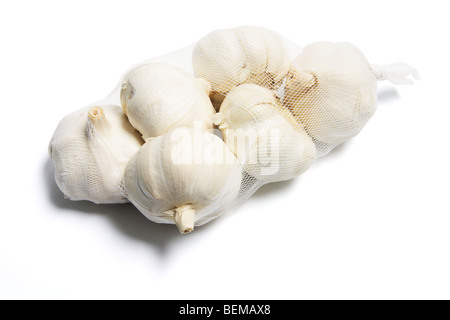 Whole garlic and cloves of garlic in a bag Stock Photo - Alamy