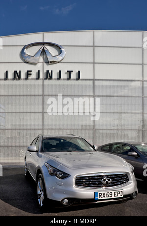Infiniti Car Showroom in Reading Stock Photo - Alamy