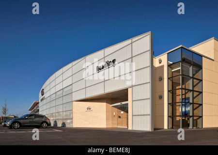 Infiniti Car Showroom in Reading Stock Photo - Alamy