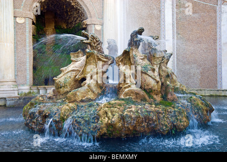 The Fountain of the Dragons, Villa d'Este, Tivoli, near Rome, Italy ...