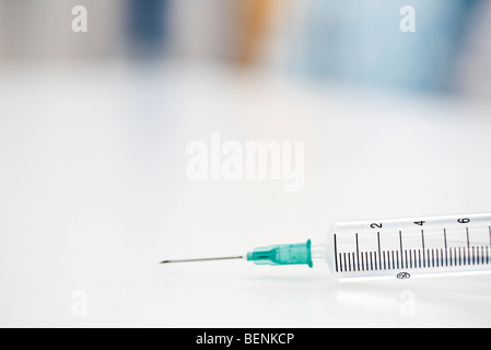 Empty syringe, side view Stock Photo - Alamy