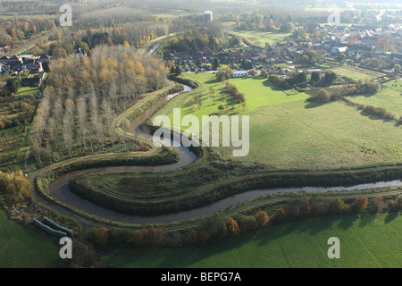 Fields, grasslands, forested area and urbanisation along river Demer ...