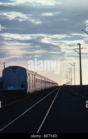 Train tracks going into the horizon Stock Photo - Alamy