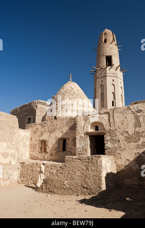 Old Mosque of El Qasr in Dakhla Oasis, Libyan Desert, Egypt Stock Photo ...