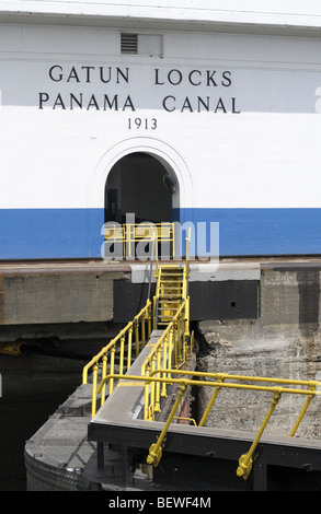 Panama Canal Gatun Locks Control House Stock Photo - Alamy