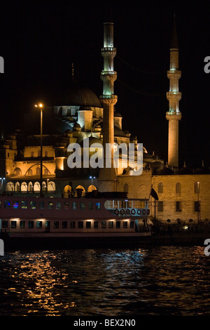 Turkey, Istanbul, Yeni Mosque Stock Photo - Alamy
