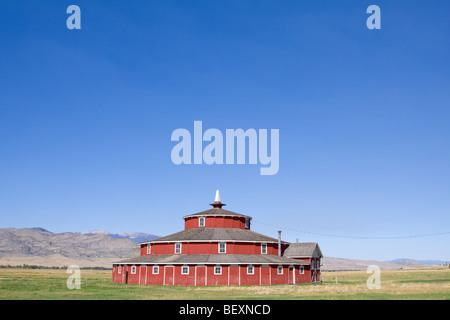 Round Barn, near Twin Bridges, Montana Stock Photo - Alamy