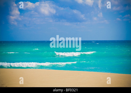 Stunning blue ocean at Miami beach. South beach Miami Florida Stock ...