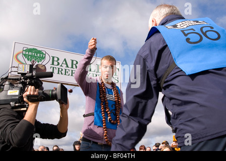 Joel Defries BBC Blue Peter TV presenter competing at the 45th World ...