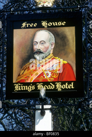 The Kings Head pub, inn or public house, Loddon, Norfolk, England, UK ...