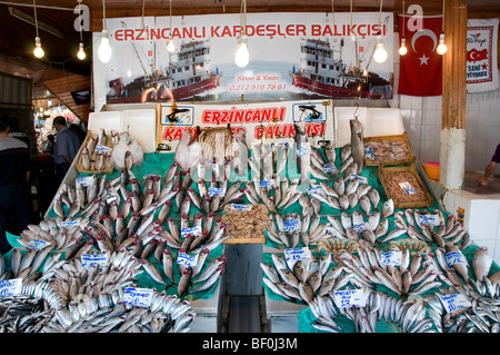 kumkapi fish market istanbul turkey Stock Photo - Alamy