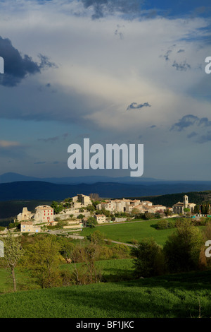 The Provence village of Vacheres Stock Photo - Alamy