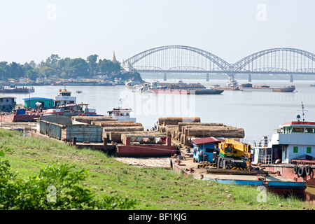 Ava ( Inwa ) Bridge, Mandalay, Myanmar Stock Photo - Alamy