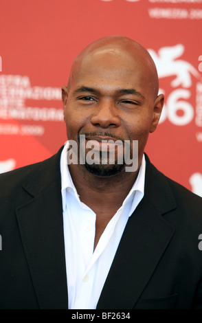 BROOKLYN'S FINEST, director Antoine Fuqua (foreground), on set, 2009 ...