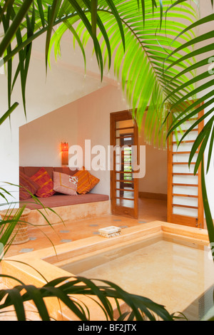 A jacuzzi in a luxury tropical modern villa Stock Photo - Alamy