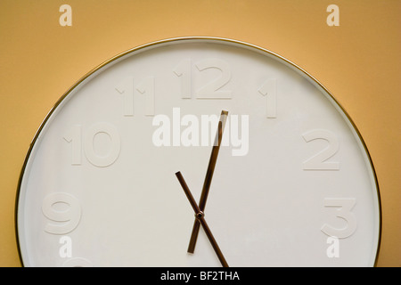 Clock face silhouette and shadow Stock Photo - Alamy