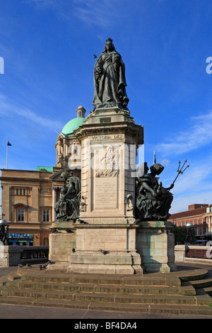 Statue of Queen Victoria, Queen Victoria Square, Hull, Humberside, East ...