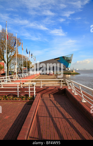 The Deep Submarium and Victoria Pier, Kingston upon Hull, East ...