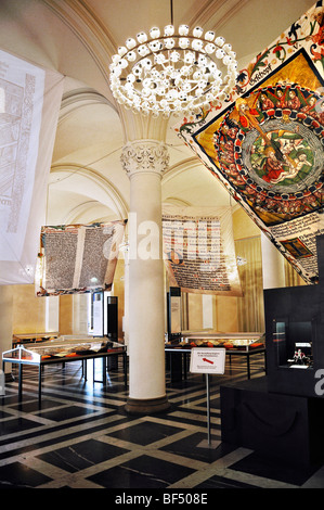 Bavarian State Library, first floor, statue of Albrecht V, Duke of ...