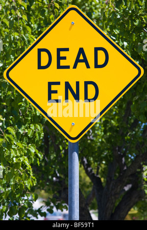 A yellow Dead End Cul-De-Sac warning sign Stock Photo - Alamy