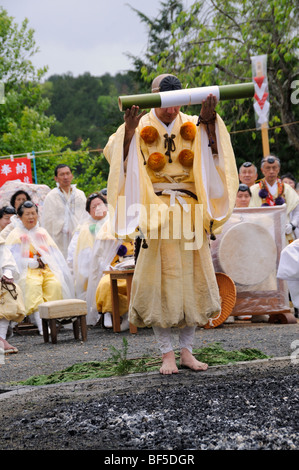 Priest wearing traditional Japanese garb at the Kiyomizudera Temple in ...