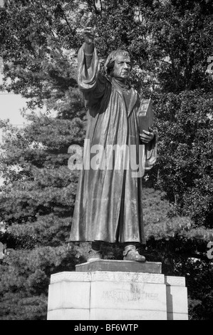 Sculpture in Baltimore Martin Luther by Hans Schuler 1936 – Lake ...