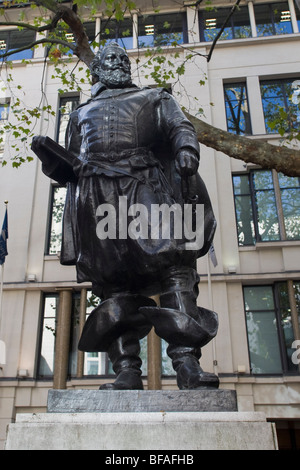 Statue of Captain John Smith, Governor of Virginia in Bow Churchyard ...