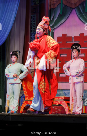 Chinese opera performance during the Hungry Ghost Festival, Penang ...