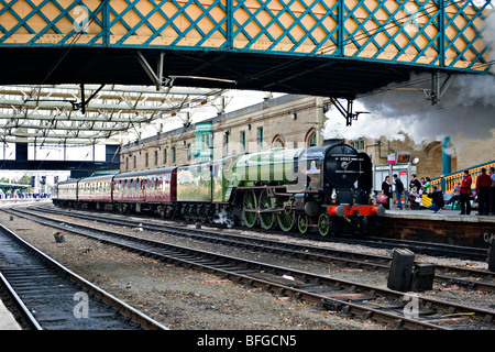 New steam locomotive 60163 'Tornado' in Carlisle Railway Station with a ...