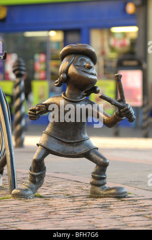 Statue of the Dandy Comic cartoon character Desperate Dan in Dundee ...
