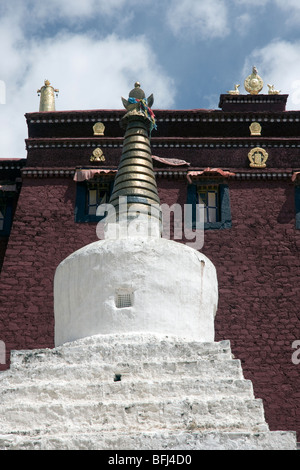 ganden gelugpa monastery with stupa or chorten Stock Photo - Alamy